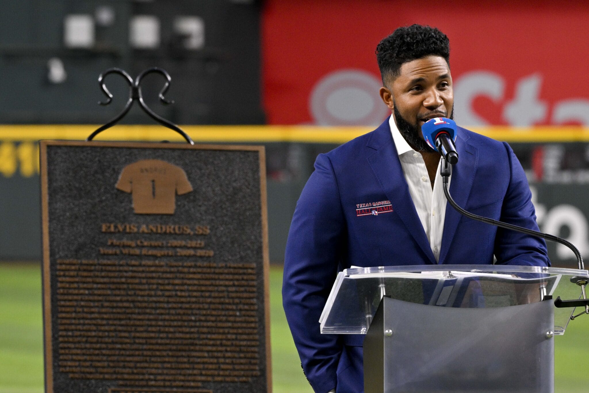 Texas Rangers Hall of Famer Elvis Andrus still having fun